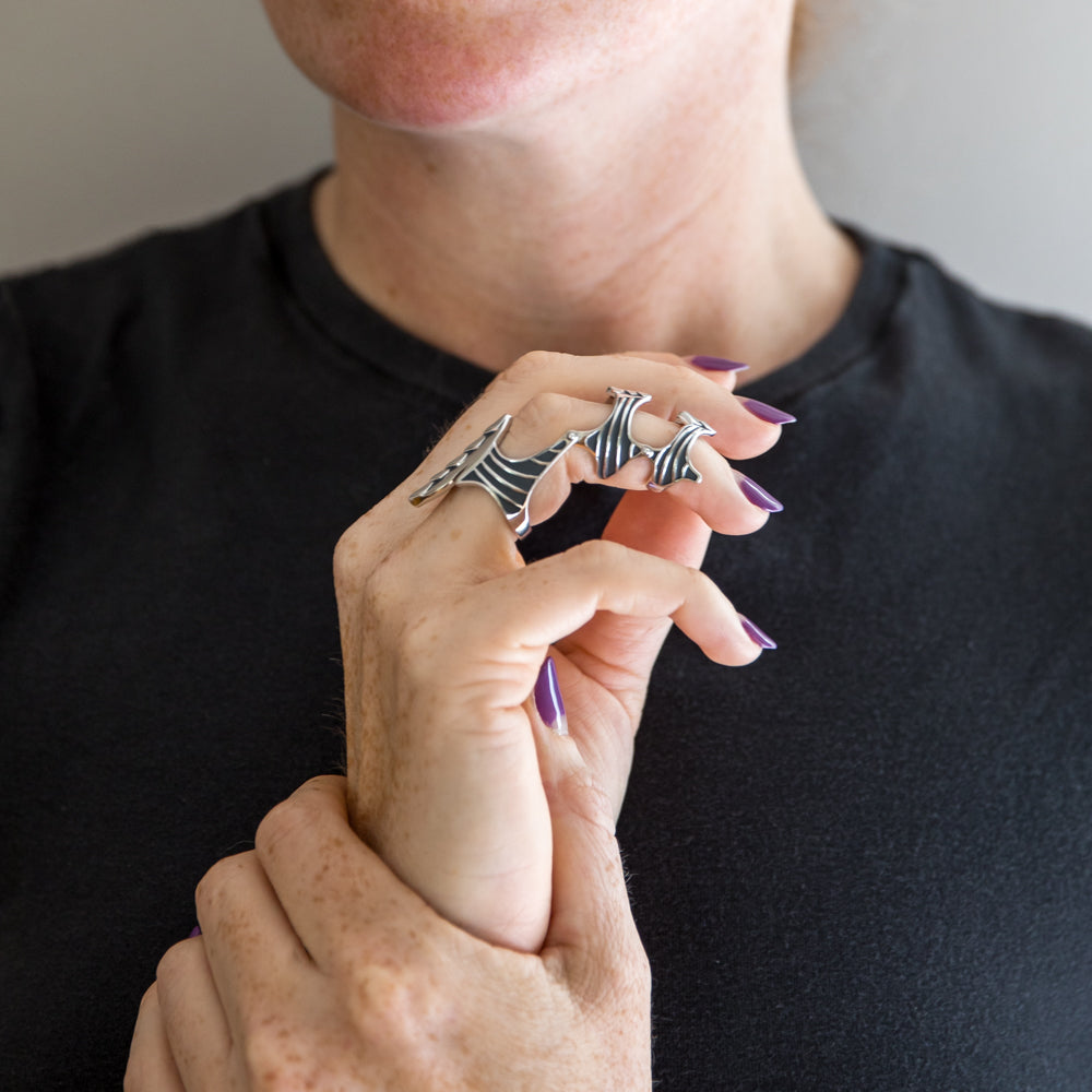 Alien X RockLove ALIEN Xenomorph Finger Armour Ring – RockLove Jewelry