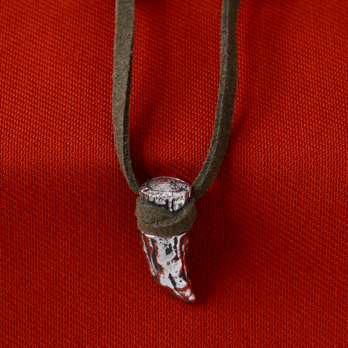 Star Wars X RockLove Rancor Tooth Necklace – RockLove Jewelry