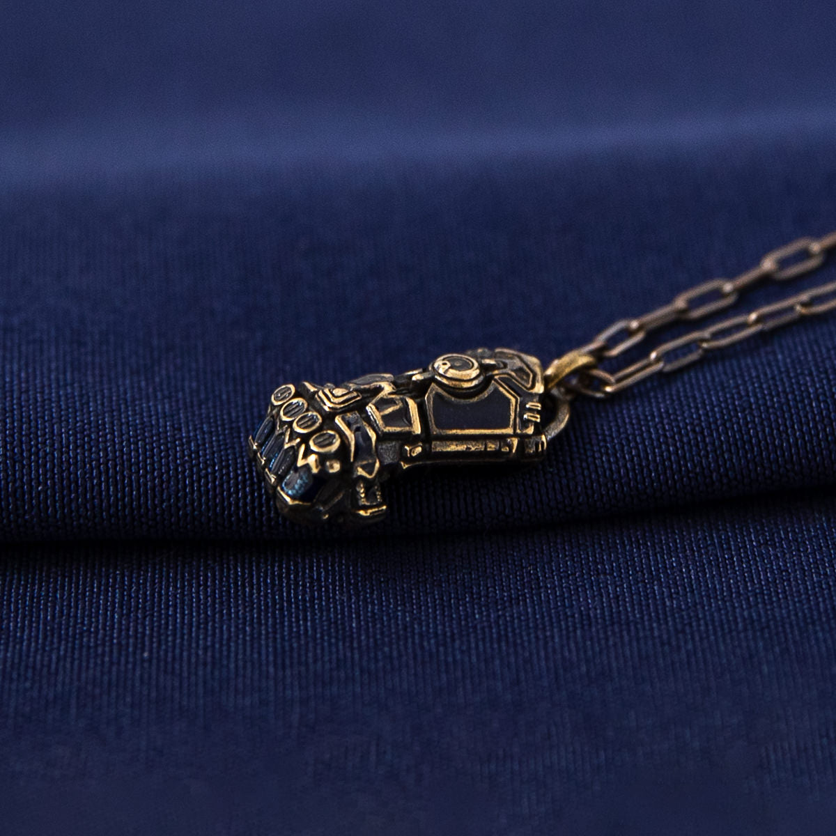 League of Legends X RockLove ARCANE Vi Gauntlet Necklace – RockLove Jewelry